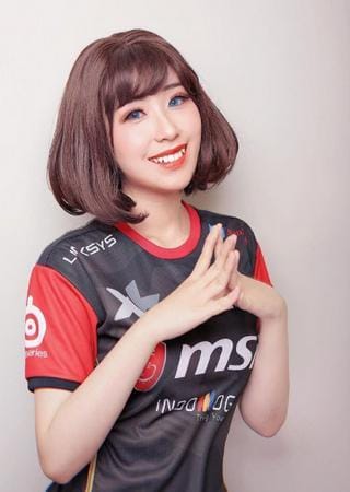 Fakta Larissa Rochefort, Cosplayer yang Mampu Go International | GGWP