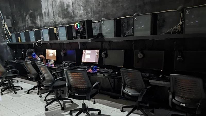 Daftar 15 Warnet Gaming Jakarta Terbaik High Spec dan Nyaman Banget | GGWP
